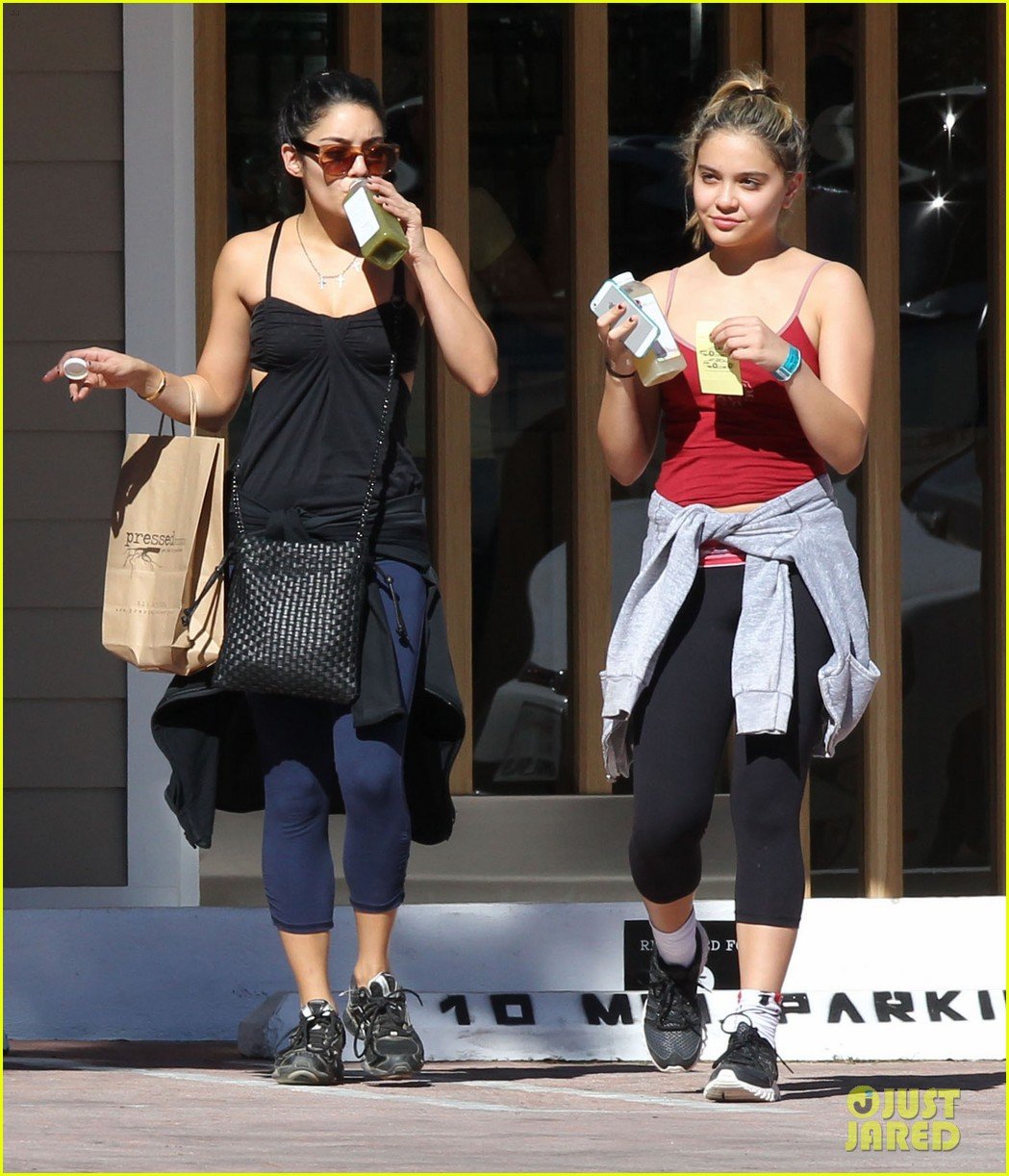 Vanessa Hudgens: Sunday Workout with Sister Stella!: Photo 2747200 ...