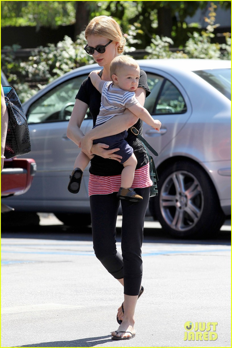 January Jones: Window Shopping with Xander!: Photo 2733289 | Celebrity ...