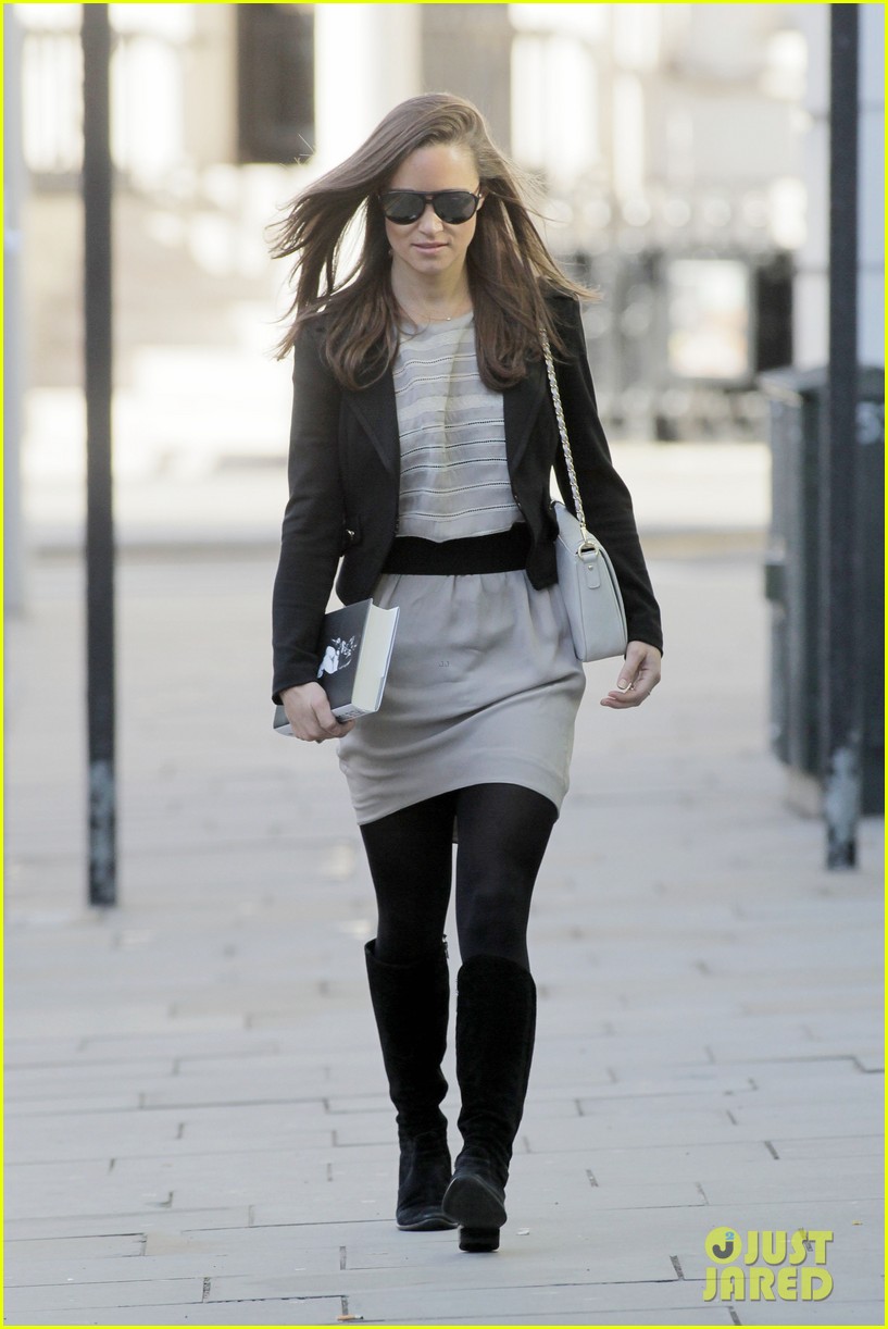 Pippa Middleton: Stylish London Lady!: Photo 2732985 | Pippa Middleton ...