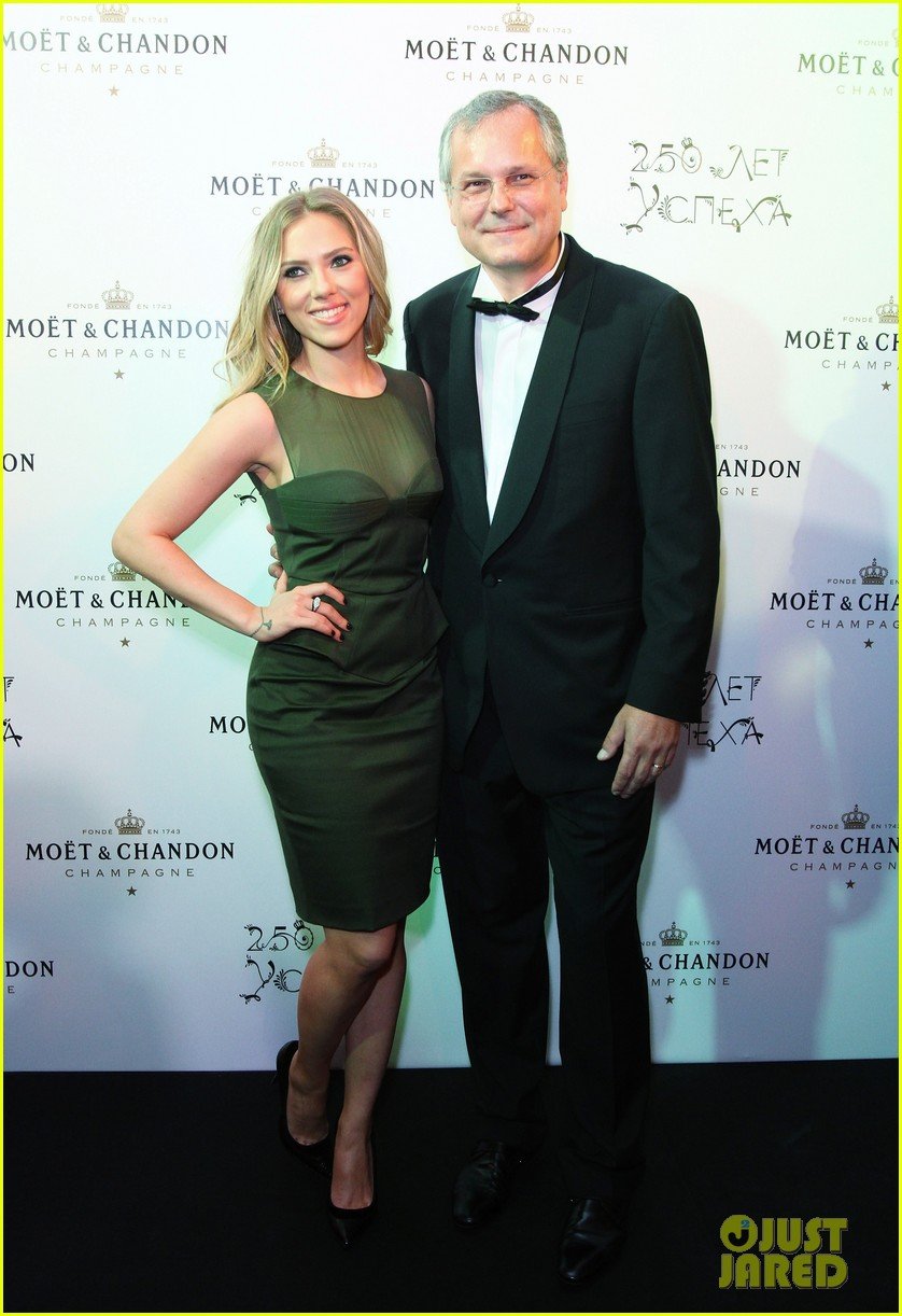 Scarlett Johansson: Moet & Chandon Anniversary Party!: Photo 2733421 ...