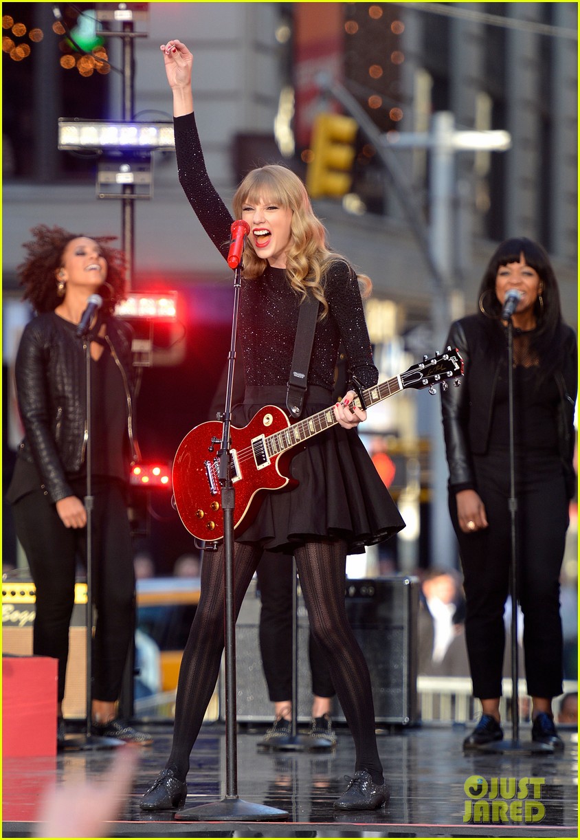 Taylor Swift: 'Good Morning America' Concert - Watch Now!: Photo ...