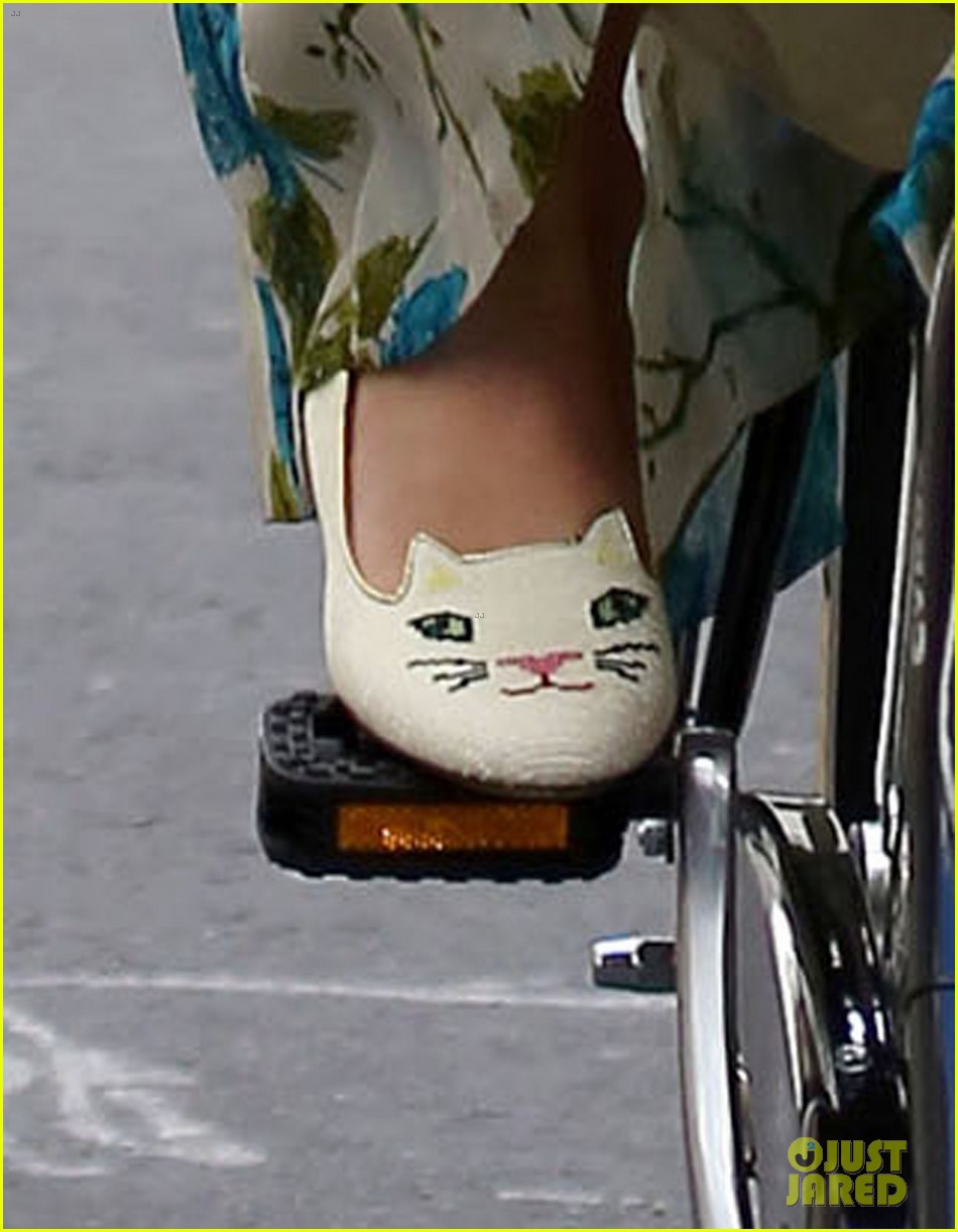 Taylor Swift: 'Begin Again' Video Shoot & 'Red' Preview Clip!: Photo ...