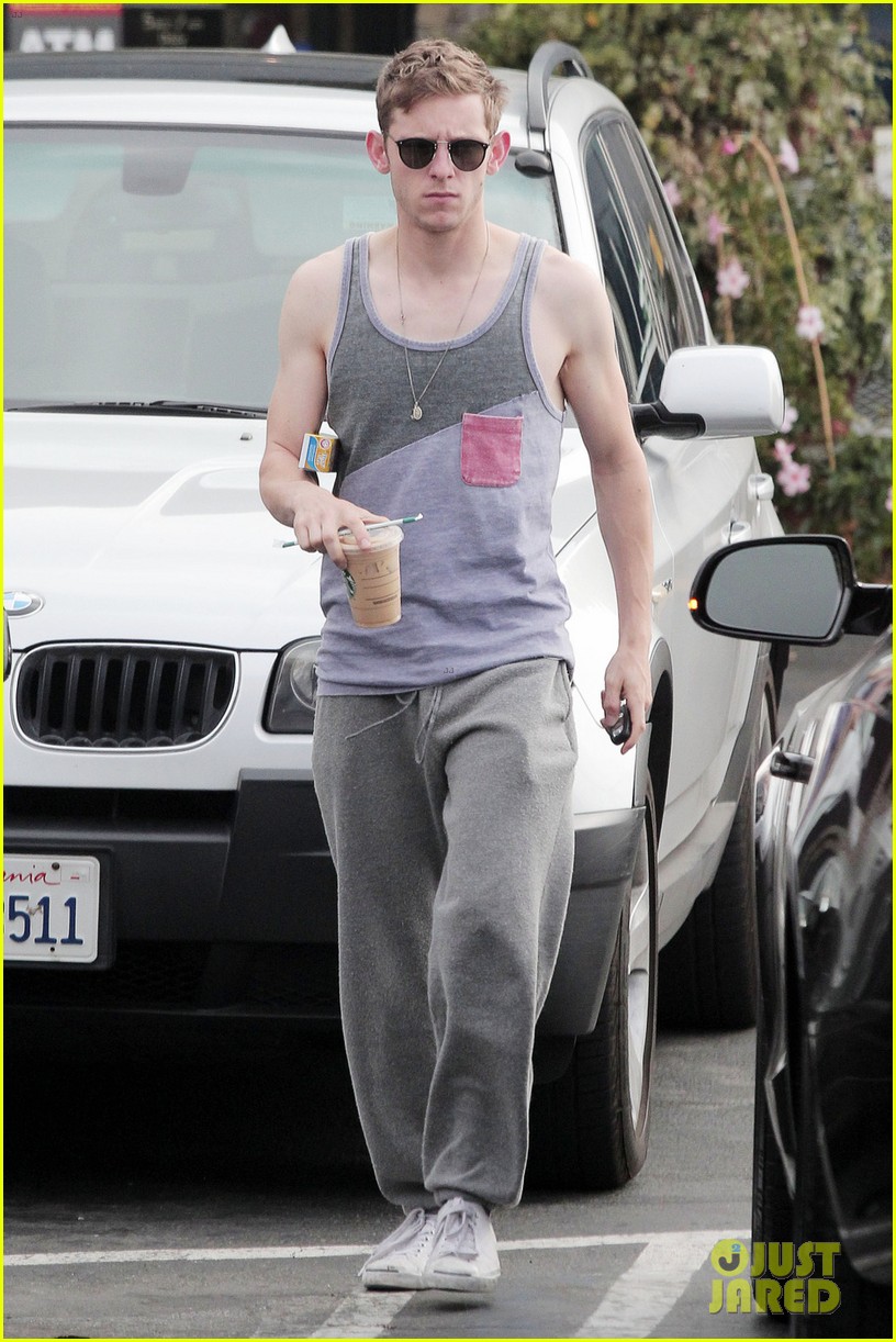 Jamie Bell: Post-Wedding Muscle Tank Man!: Photo 2750514 | Jamie Bell ...