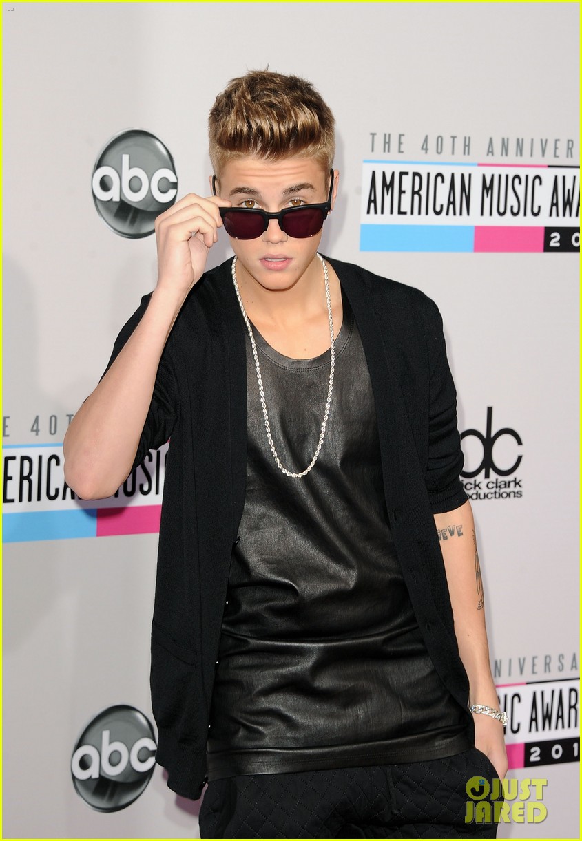 Justin Bieber - AMAs' Favorite Pop/Rock Male Artist!: Photo 2760259 ...