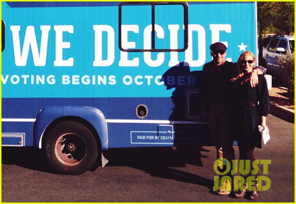 Jon Hamm Campaigns for Obama Before Election Day: Photo 2752065 ...