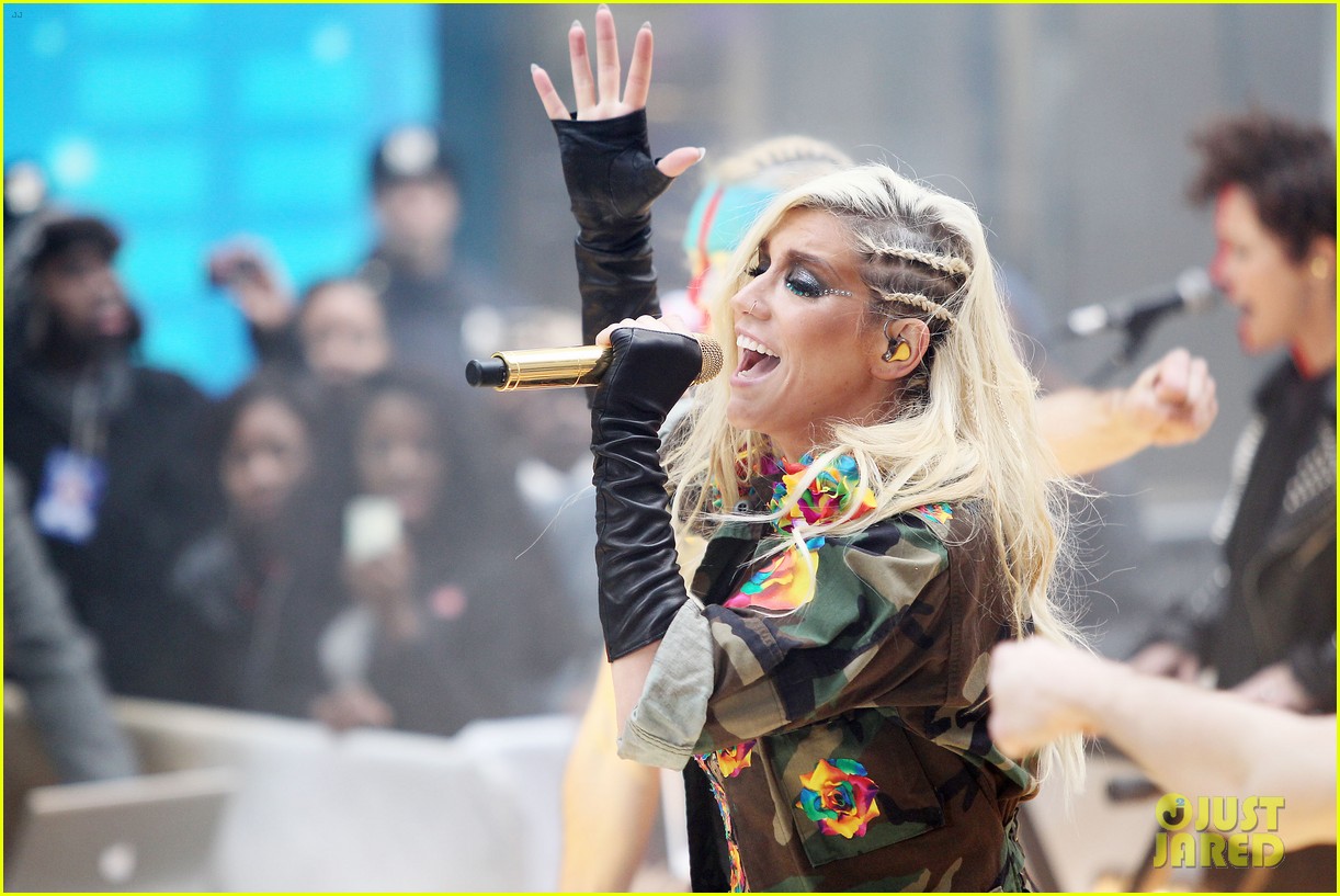 Ke$ha's 'Today Show' Concert - Watch Now!: Photo 2761405 | Kesha Photos ...