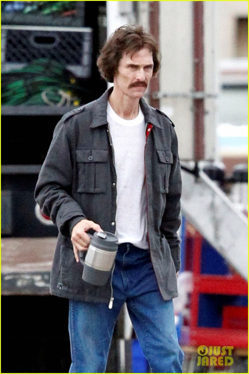 Matthew McConaughey: Bloody Mustache on Set: Photo 2756681 | Matthew ...