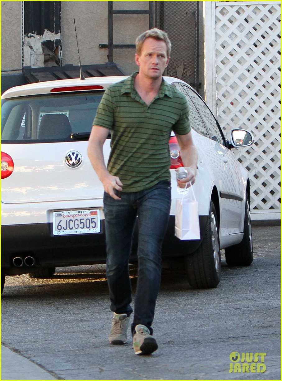 Neil Patrick Harris: Hair Salon Visit!: Photo 2757940 | Neil Patrick ...