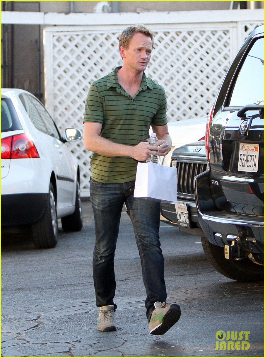Neil Patrick Harris: Hair Salon Visit!: Photo 2757949 | Neil Patrick ...