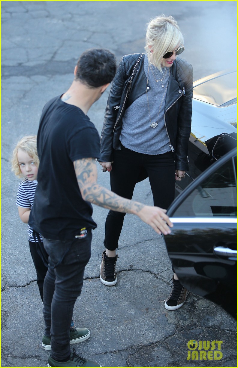 Ashlee Simpson's 'Bat For A Heart' - Listen Now!: Photo 2761983 ...