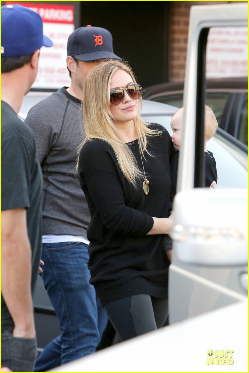 Hilary Duff & Luca: Matching Outfits for Lunch!: Photo 2772690 ...
