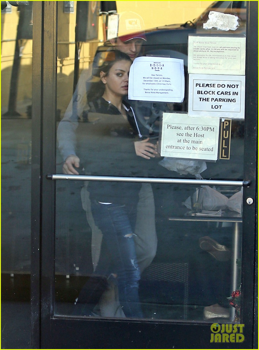 Ashton Kutcher & Mila Kunis: Bossa Nova Lunch Lovers!: Photo 2774237 ...