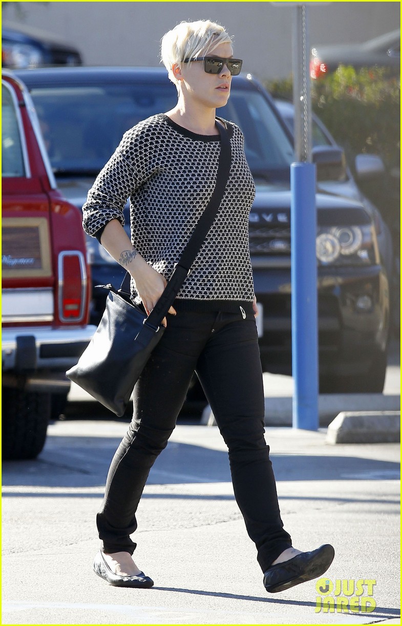 Pink Sends Prayers to Newtown Connecticut Victims: Photo 2776696 | Pink ...