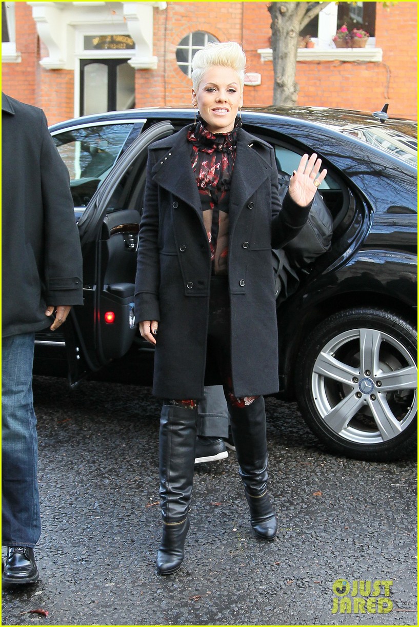 Pink: 'Try' Performance at 'The X Factor UK' - Watch Now!: Photo ...