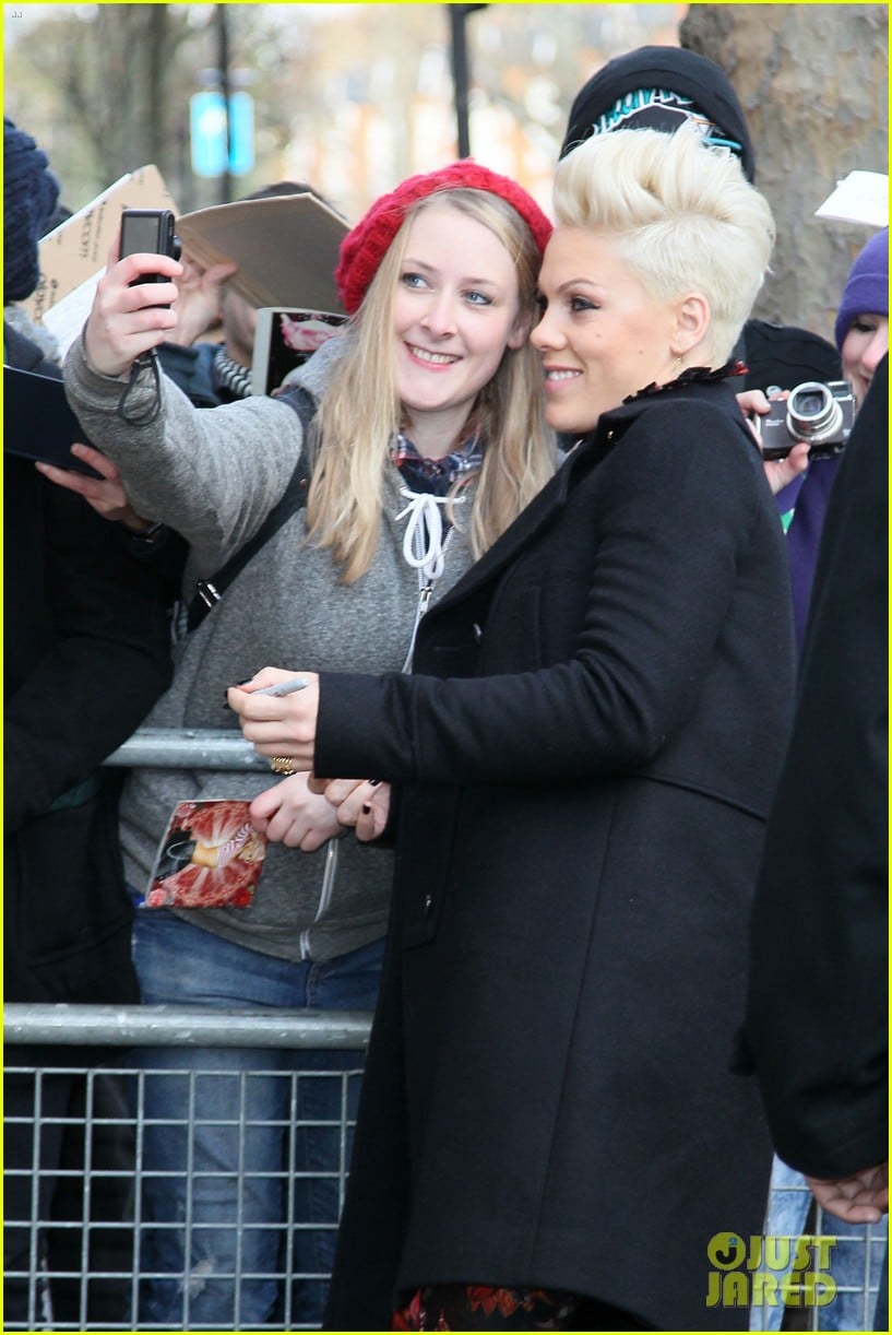 Pink: 'Try' Performance at 'The X Factor UK' - Watch Now!: Photo ...