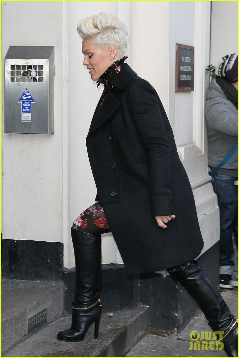 Pink: 'Try' Performance at 'The X Factor UK' - Watch Now!: Photo ...