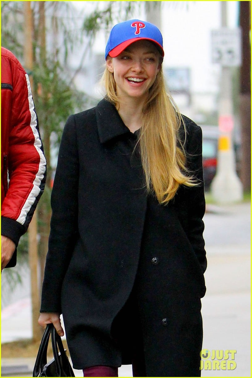 Amanda Seyfried: Philadelphia Phillies Pride!: Photo 2777186 | Amanda ...
