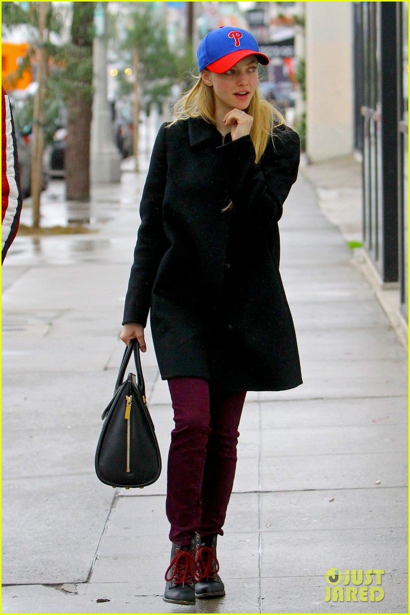 Amanda Seyfried: Philadelphia Phillies Pride!: Photo 2777189 | Amanda ...