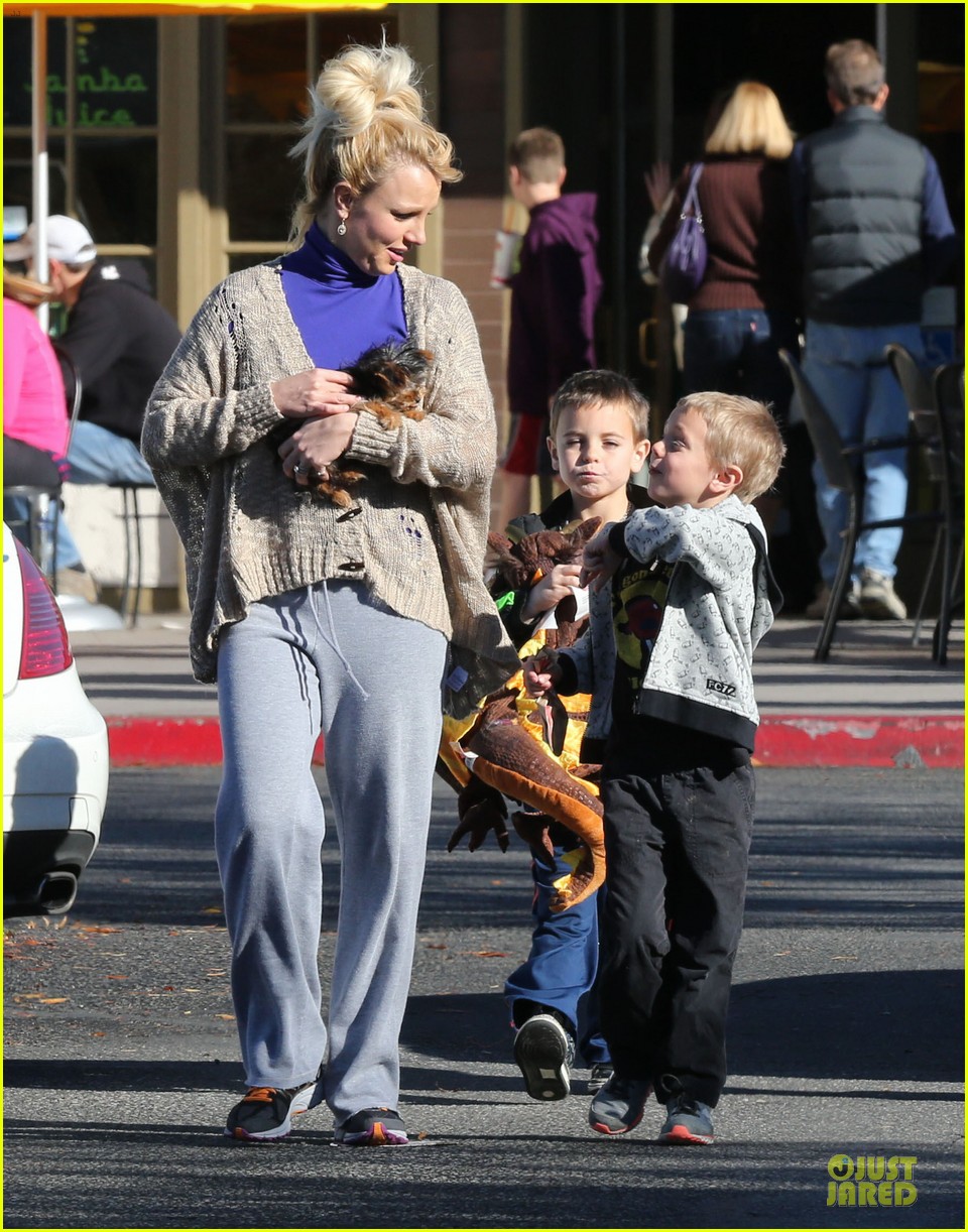 Britney Spears: Happy Birthday Jason Trawick!: Photo 2776470 | Britney ...