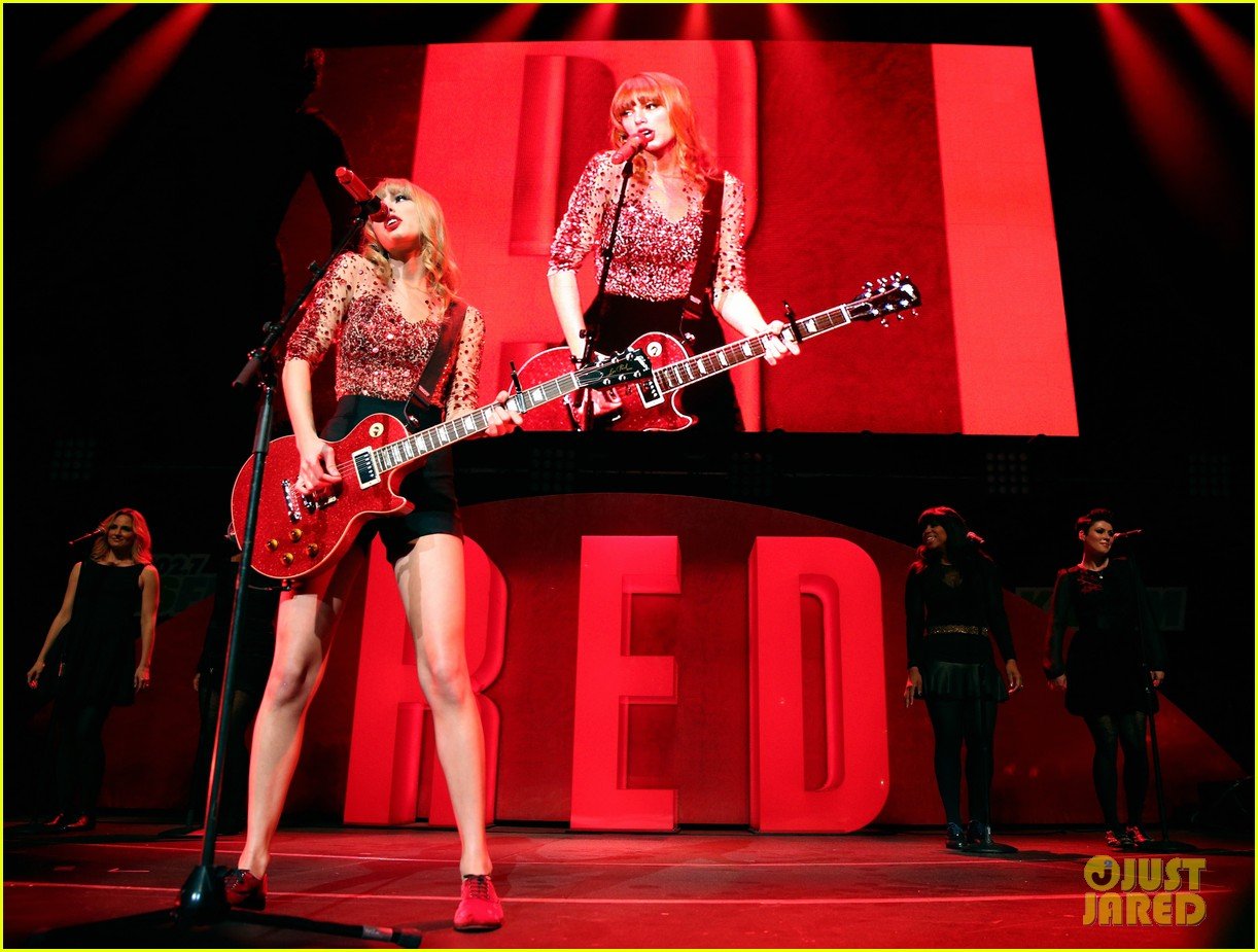 Taylor Swift - KIIS FM's Jingle Ball 2012!: Photo 2767721 | Taylor ...