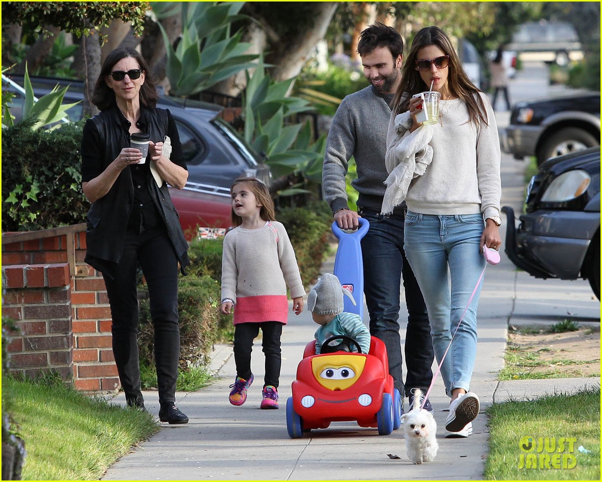 Alessandra Ambrosio & Jamie Mazur: Family Friday Stroll!: Photo 2813696 ...
