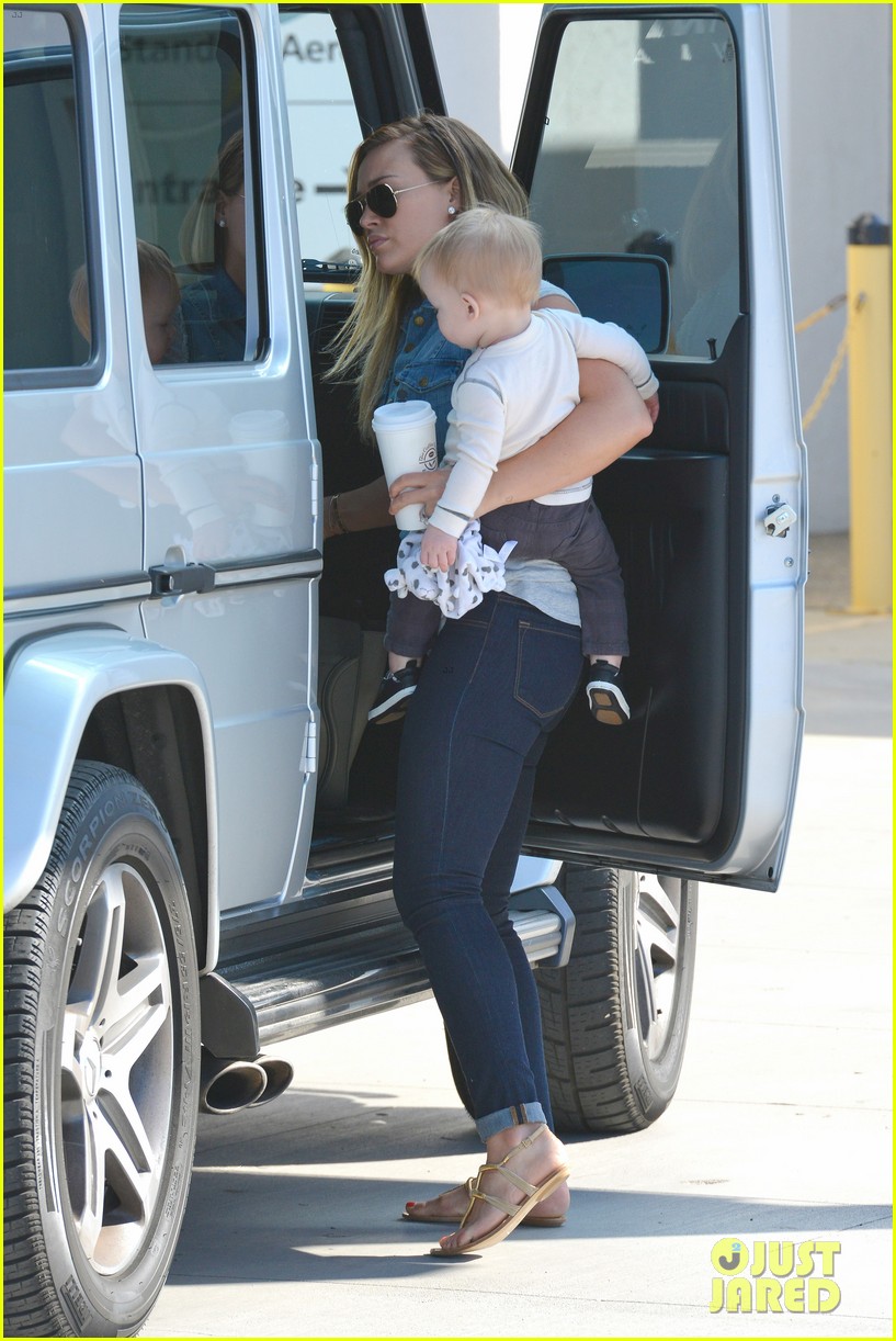 Hilary Duff & Mike Comrie: LAX Depature with Luca!: Photo 2821030 ...
