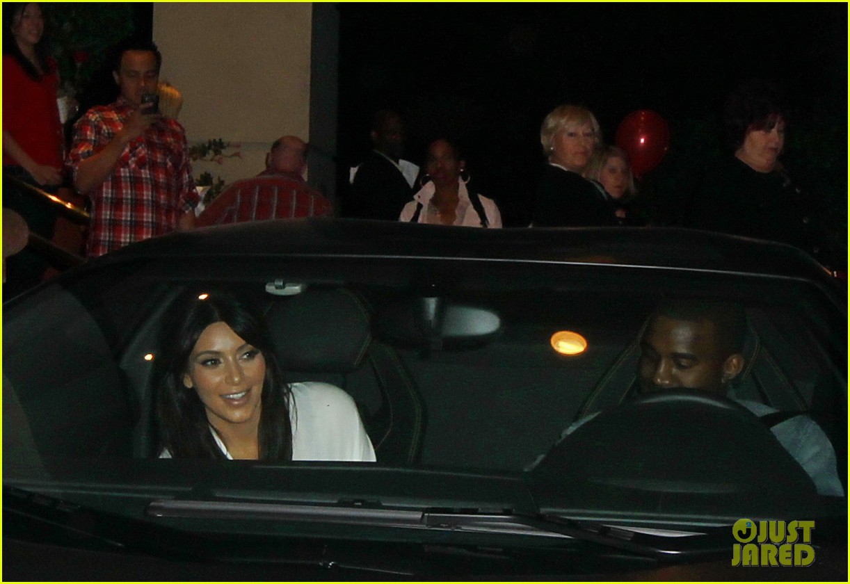 Kim Kardashian & Kanye West: Valentine's Dinner Date!: Photo 2812930 ...