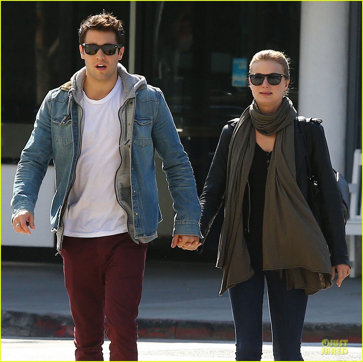 Emily VanCamp & Josh Bowman: Joseph Martin Salon Couple!: Photo 2809680 ...