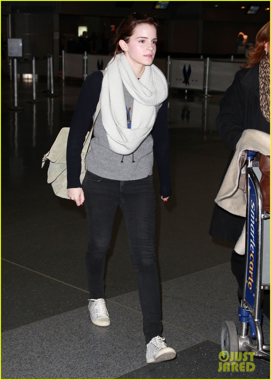 Emma Watson Takes Flight After 'Perks' DVD Release: Photo 2812494 ...