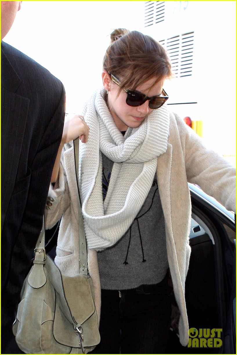 Emma Watson Takes Flight After 'Perks' DVD Release: Photo 2812497 ...