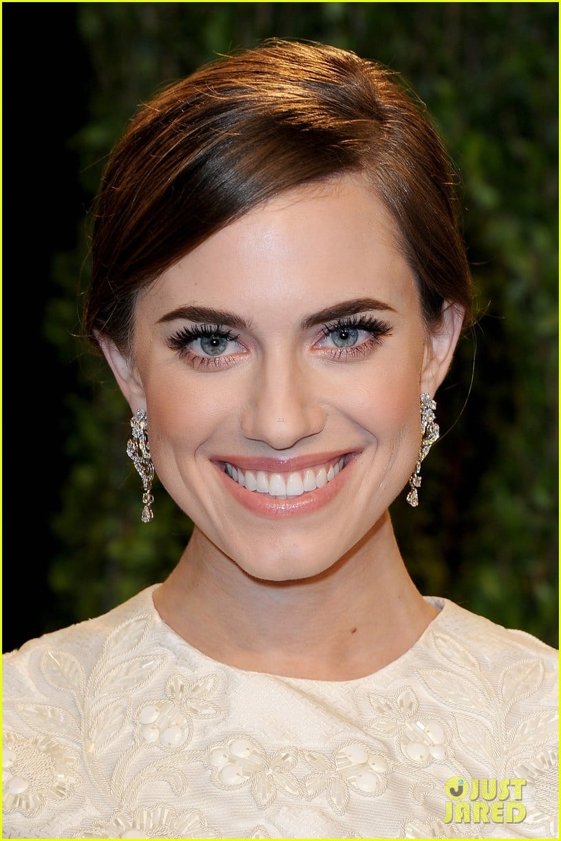 Allison Williams - Vanity Fair Oscars Party 2013: Photo 2820043 ...
