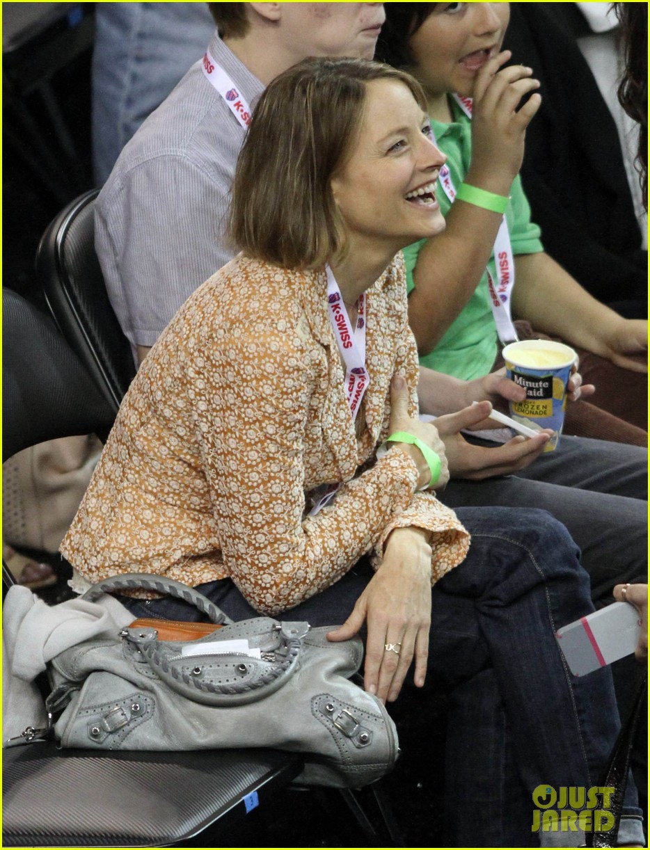 Jodie Foster: Errands After Tennis Match with Charlie & Kit!: Photo ...