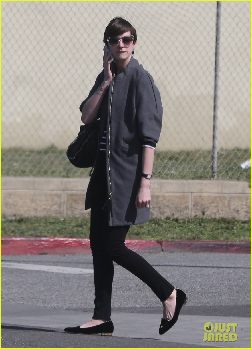 Anne Hathaway: Cafe Gratitude Gal!: Photo 2825462 | Anne Hathaway ...