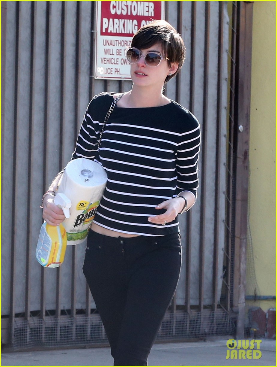 Anne Hathaway: Cafe Gratitude Gal!: Photo 2825474 | Anne Hathaway ...