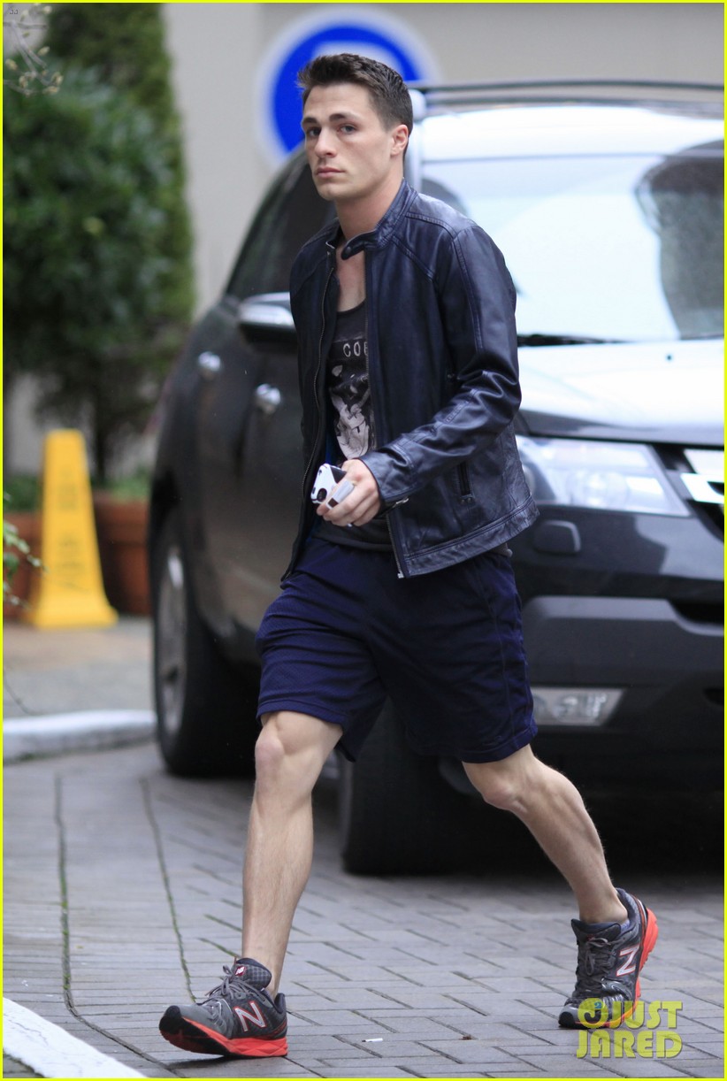 Colton Haynes: Yoga Ready in Vancouver!: Photo 2827205 | Colton Haynes ...