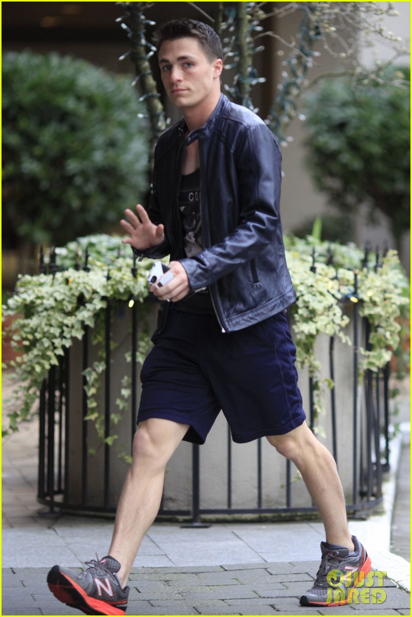 Colton Haynes: Yoga Ready in Vancouver!: Photo 2827206 | Colton Haynes ...
