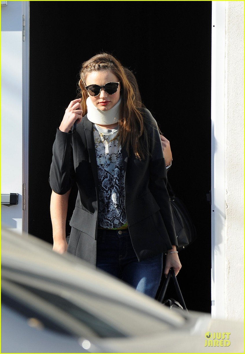 Miranda Kerr: Neck Brace Medical Visit!: Photo 2830732 | Miranda Kerr Photos | Just Jared ...