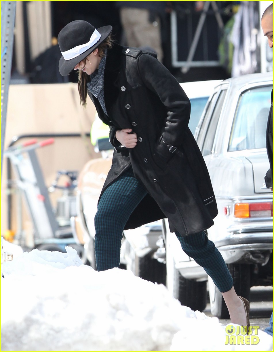 Jennifer Lawrence Braves the Snow on 'David O. Russell Project' Set ...