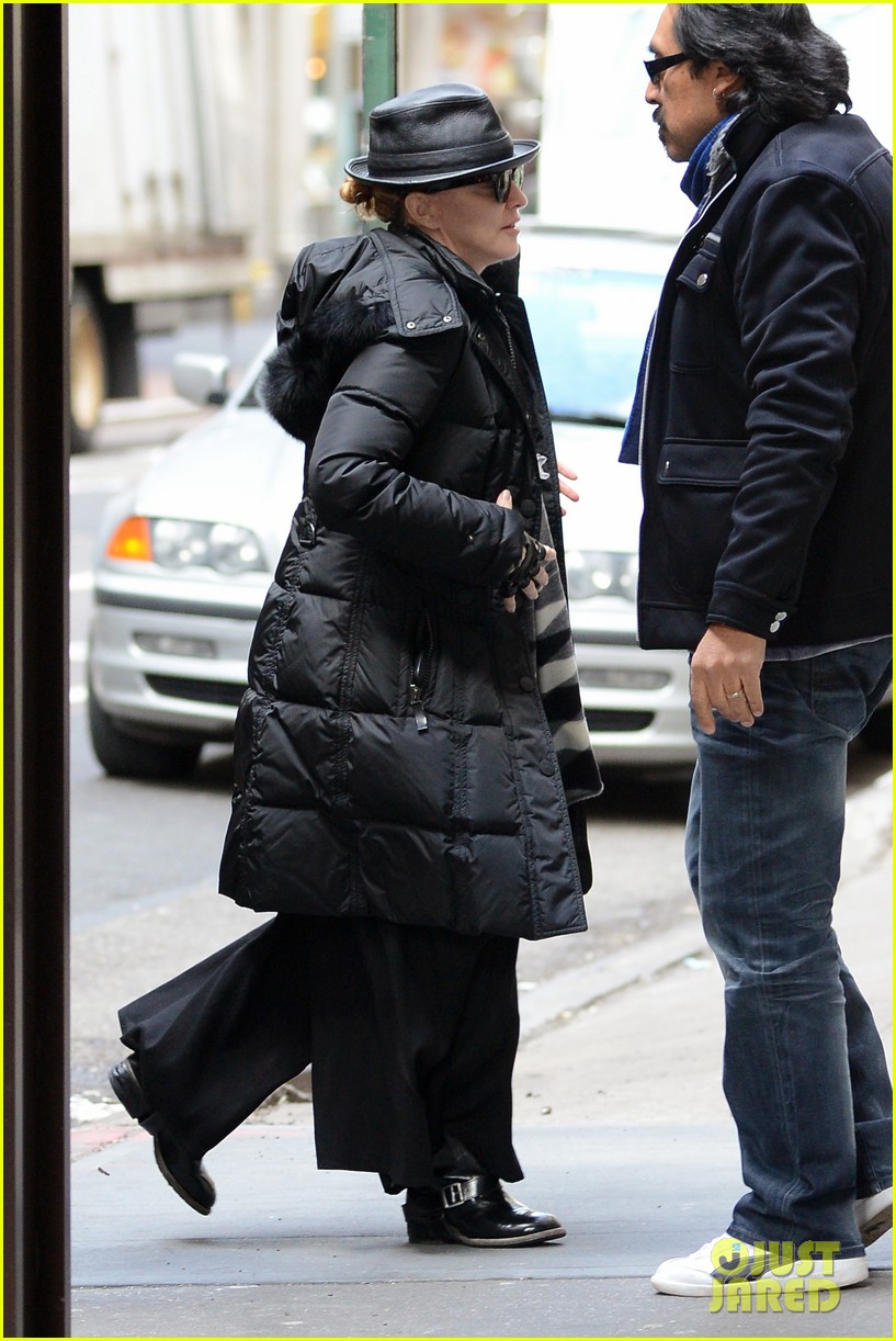 Madonna: Kabbalah Centre with Mercy & David!: Photo 2836899 | Celebrity ...
