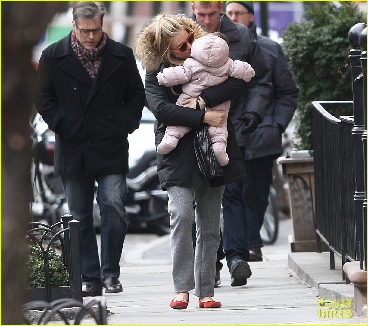 Sienna Miller & Tom Sturridge: Family Day with Marlowe!: Photo 2832466 ...