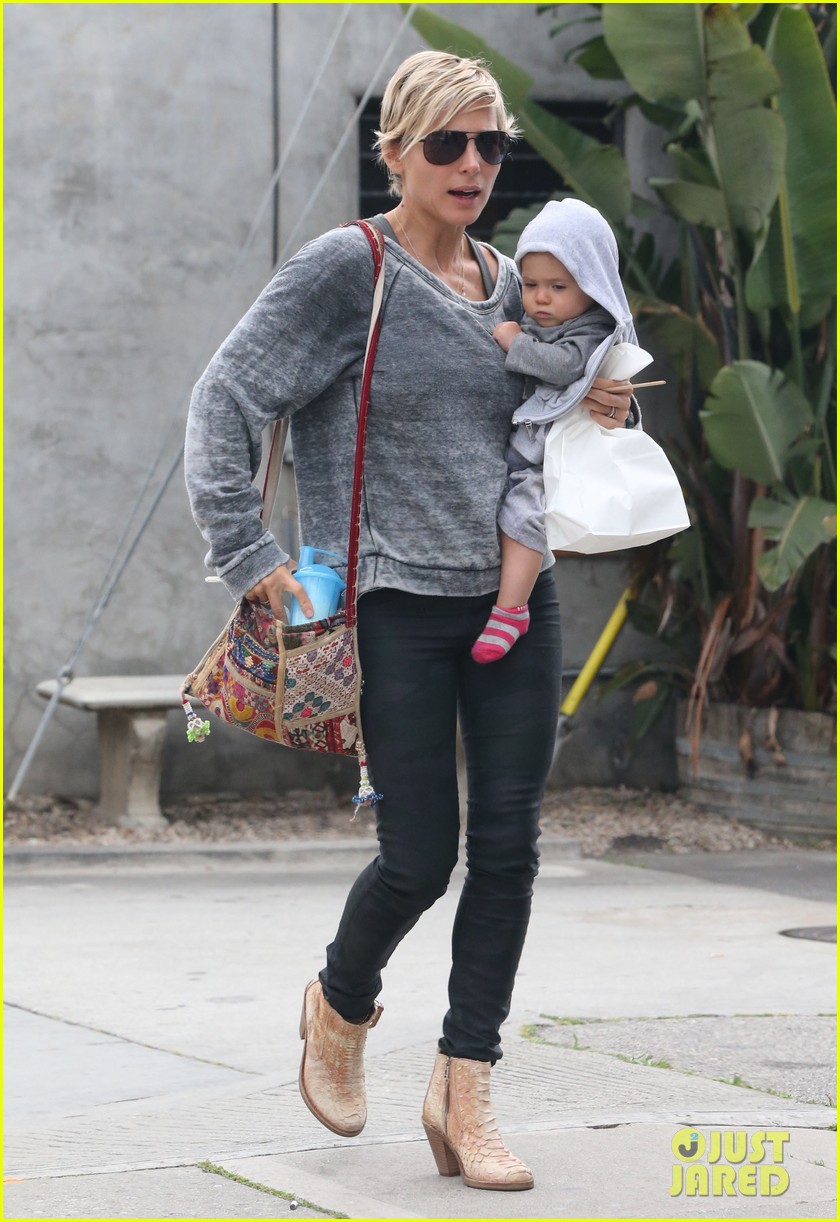 Elsa Pataky & India: Mommy-Daughter Errands!: Photo 2834390 | Celebrity ...