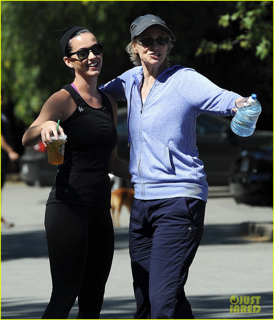 Katy Perry & Jane Lynch: Hiking Trail Run-In!: Photo 2840772 | Jane ...