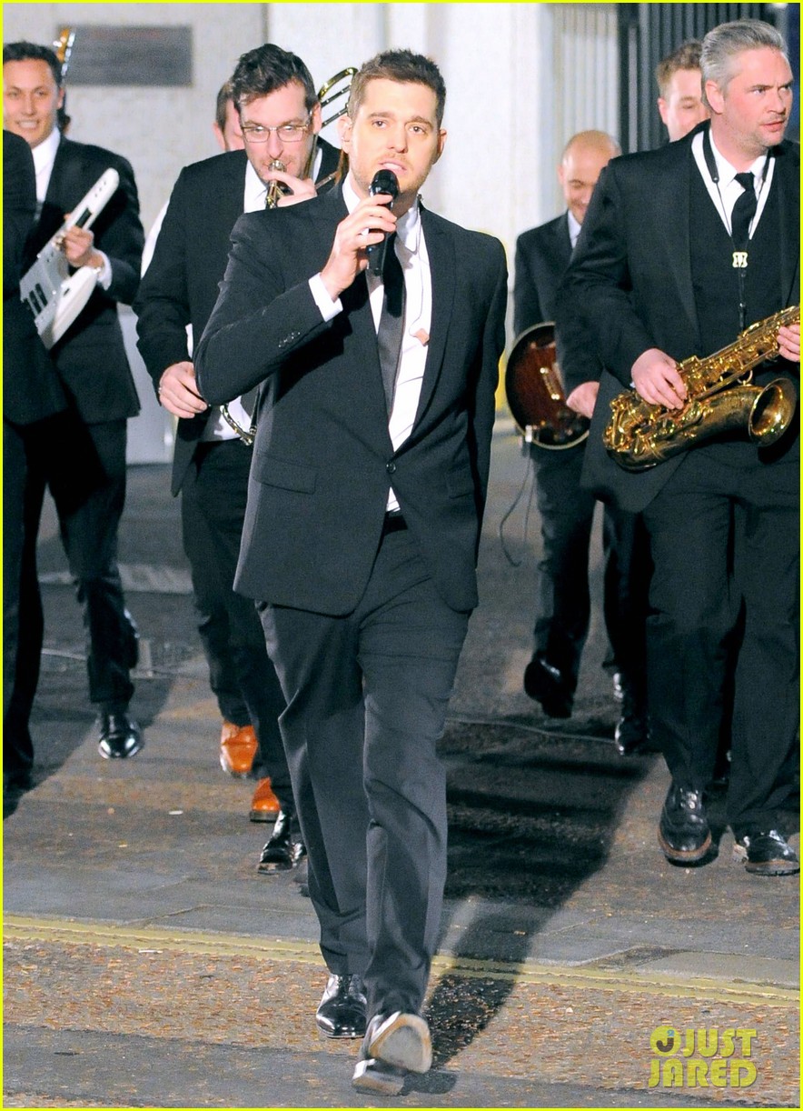 Michael Buble: 'To Be Loved' Trailer - Watch Now!: Photo 2841383 ...