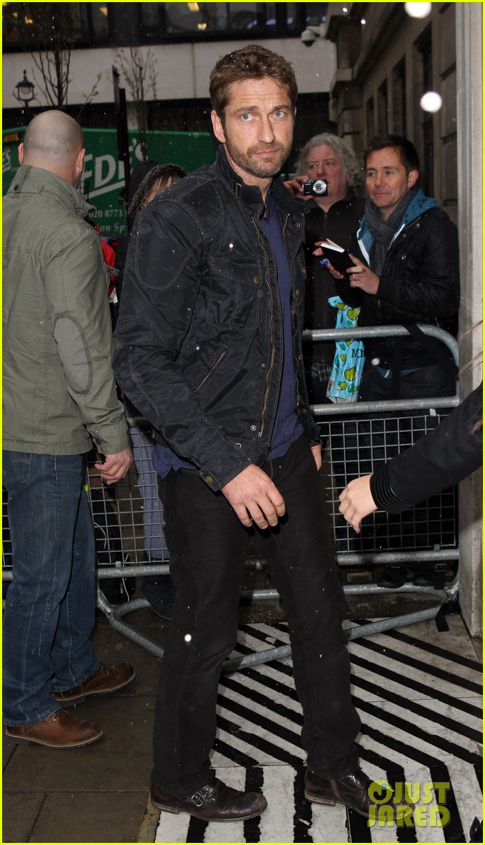 Gerard Butler: You Don't Have to Be American to Watch 'Olympus': Photo ...