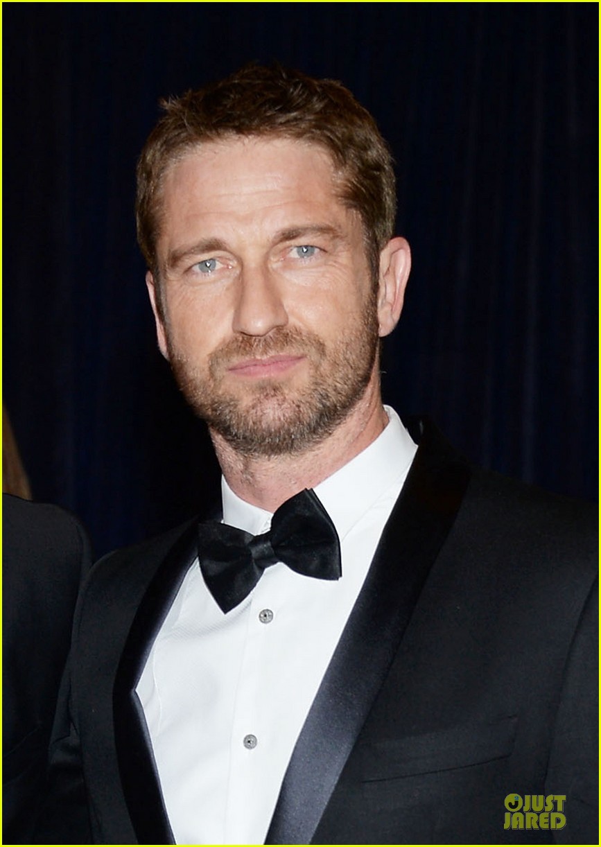 Gerard Butler - White House Correspondents' Dinner 2013 Red Carpet ...