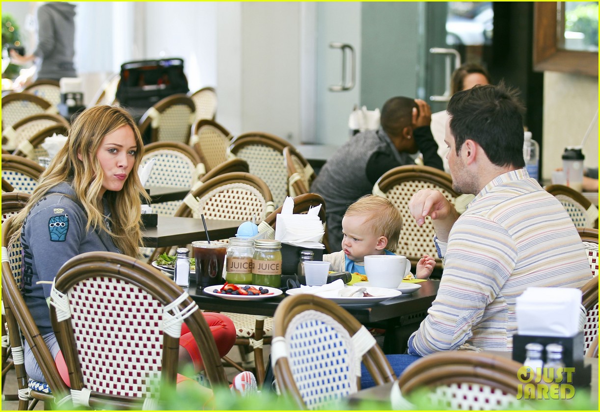 Hilary Duff & Mike Comrie: Family Breakfast with Luca!: Photo 2844746 ...
