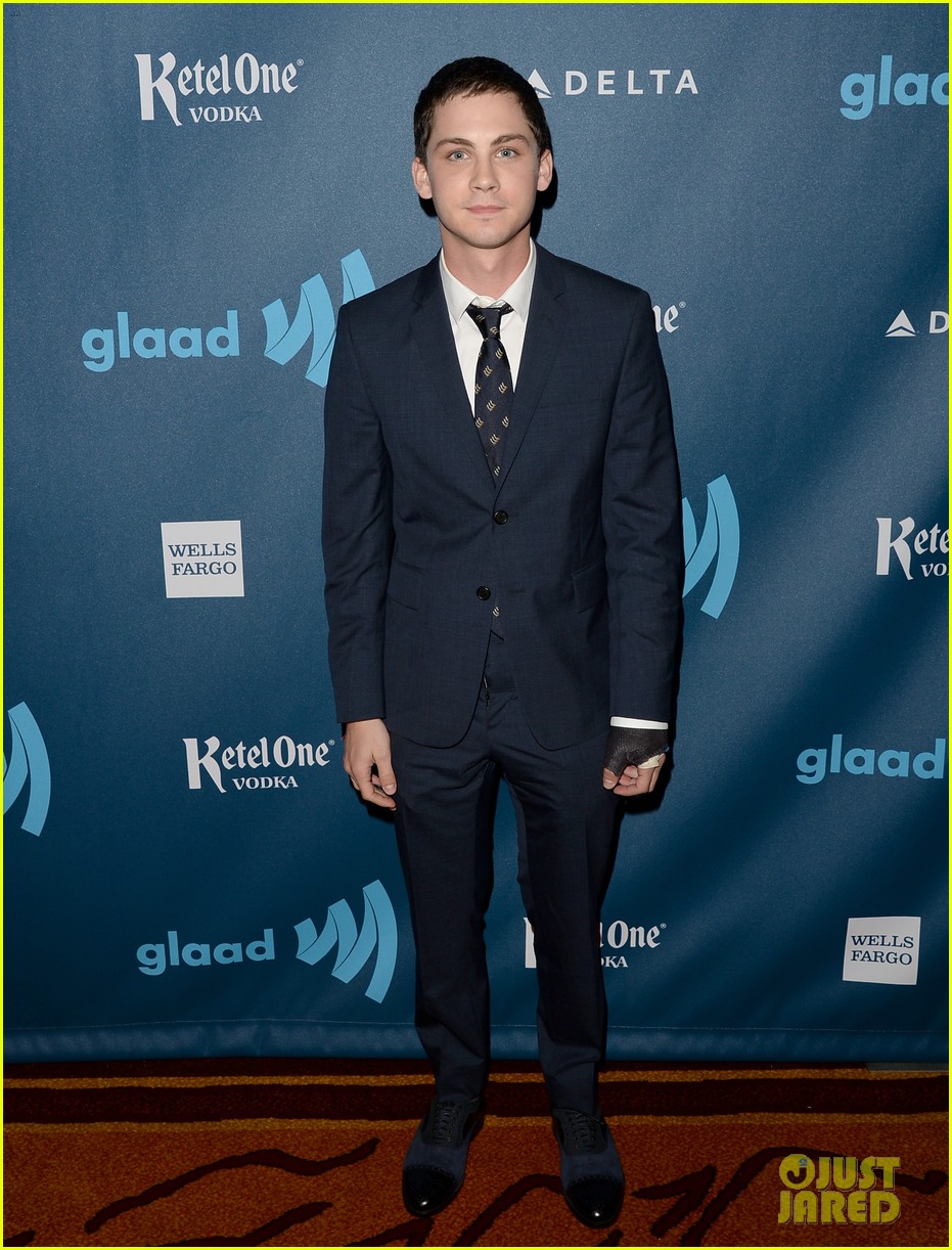 Logan Lerman & Mae Whitman - GLAAD Media Awards 2013: Photo 2854424 ...