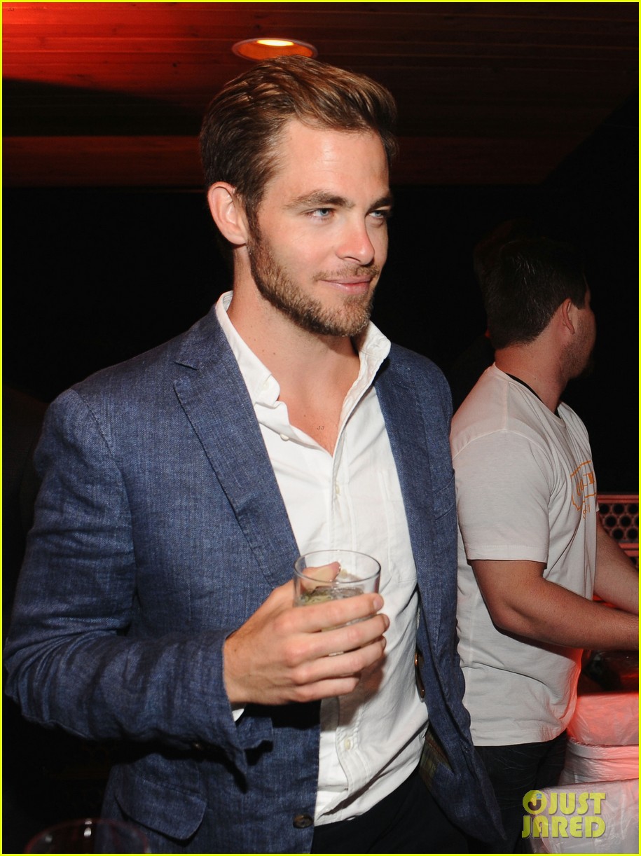 Chris Pine & Alice Eve: 'Star Trek' at Coach's Charity Event!: Photo ...