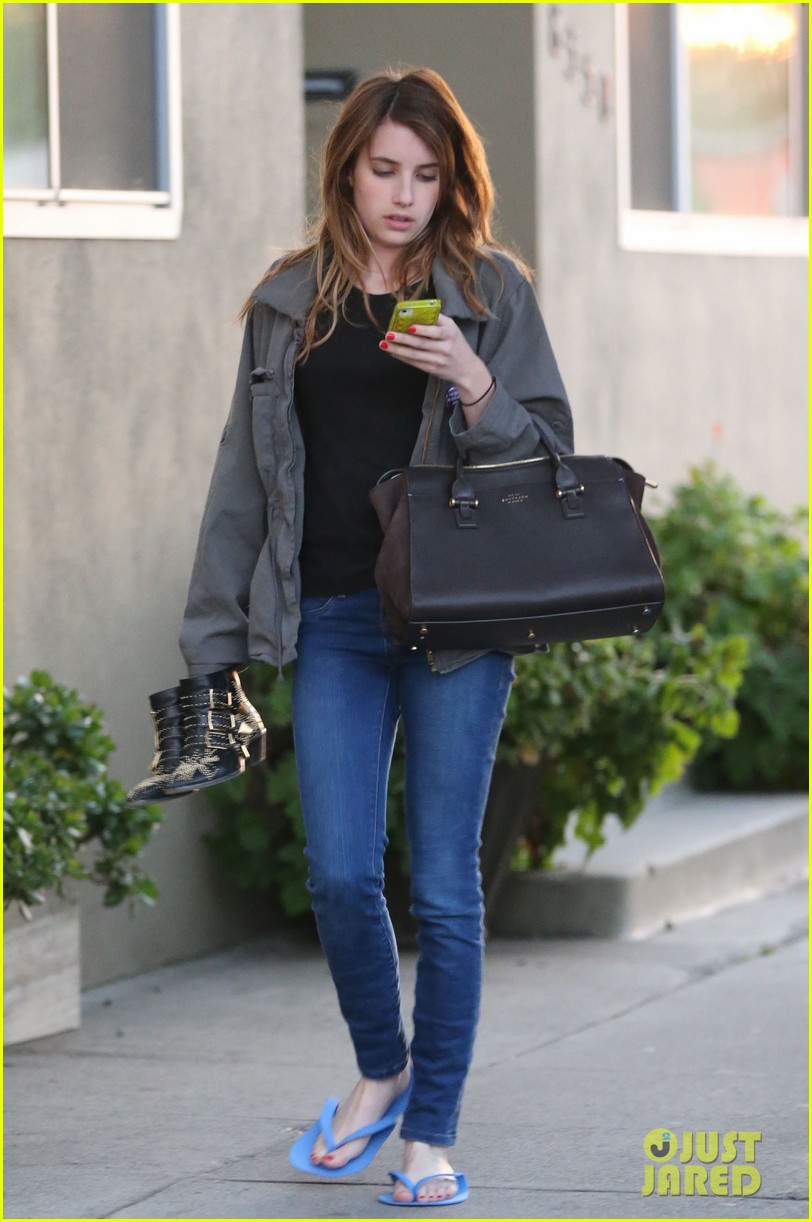 Emma Roberts: Excited to See Phoenix at Coachella!: Photo 2846999 ...