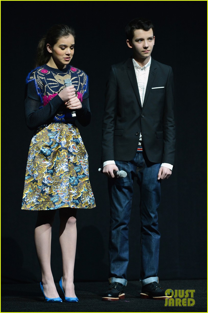 Hailee Steinfeld & Isla Fisher: CinemaCon Cuties!: Photo 2853202 | Asa ...